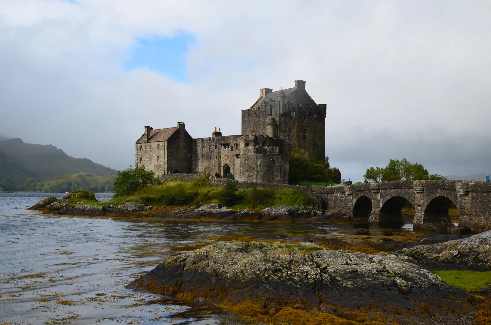 Book Small Group Tours of Scotland 2026/2027 | Luxury Mercedes Sprinter